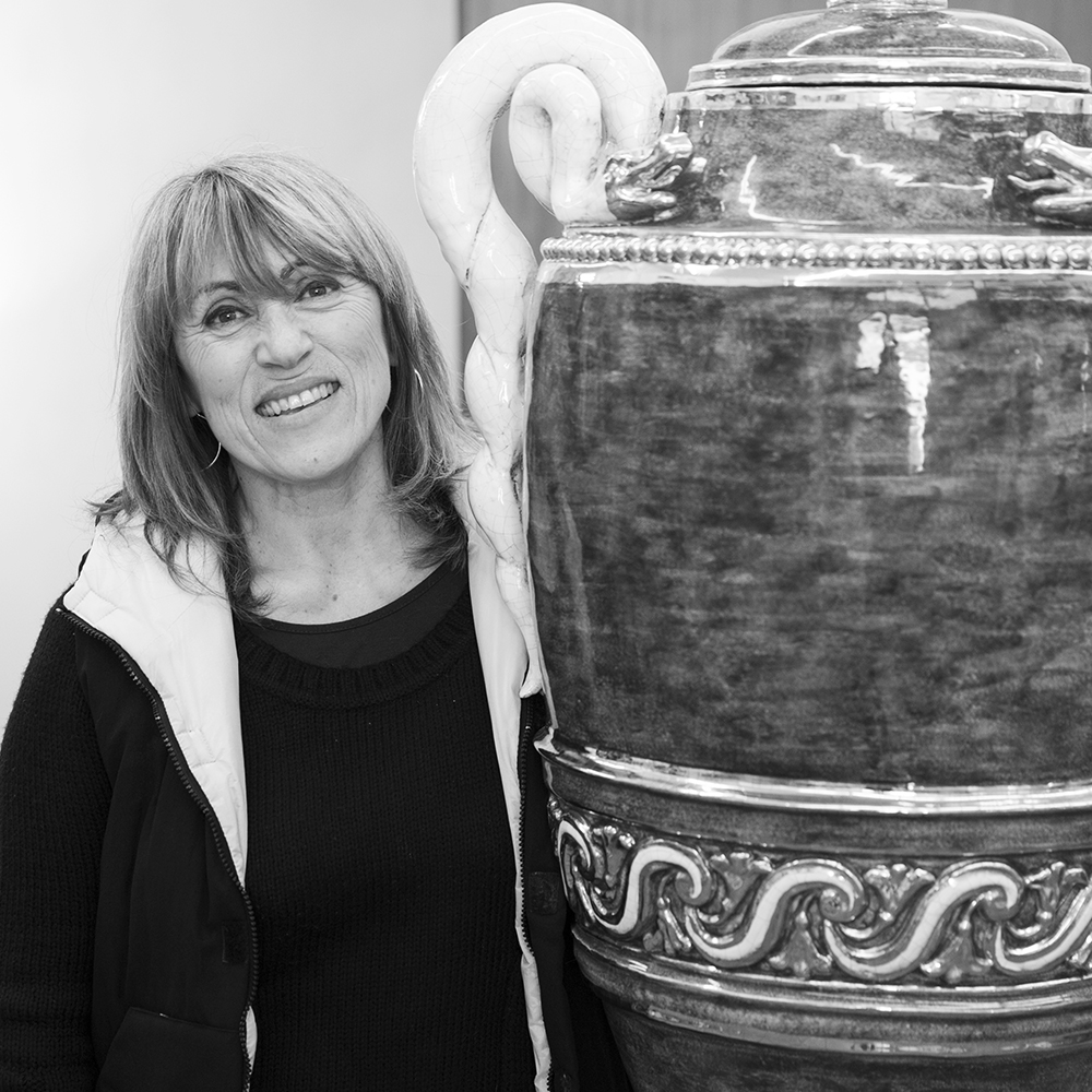 Colombe e Rose Footed Centerpiece Bowl Ceramiche Ceccarelli - Artemest